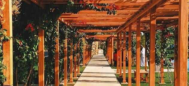 ≡ Pérgolas Inclinadas De Madera